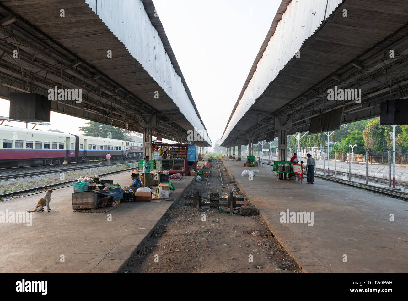 THAZI, MYANMAR - 23 NOVEMBER, 2018: Wide angle picture of burmese ...