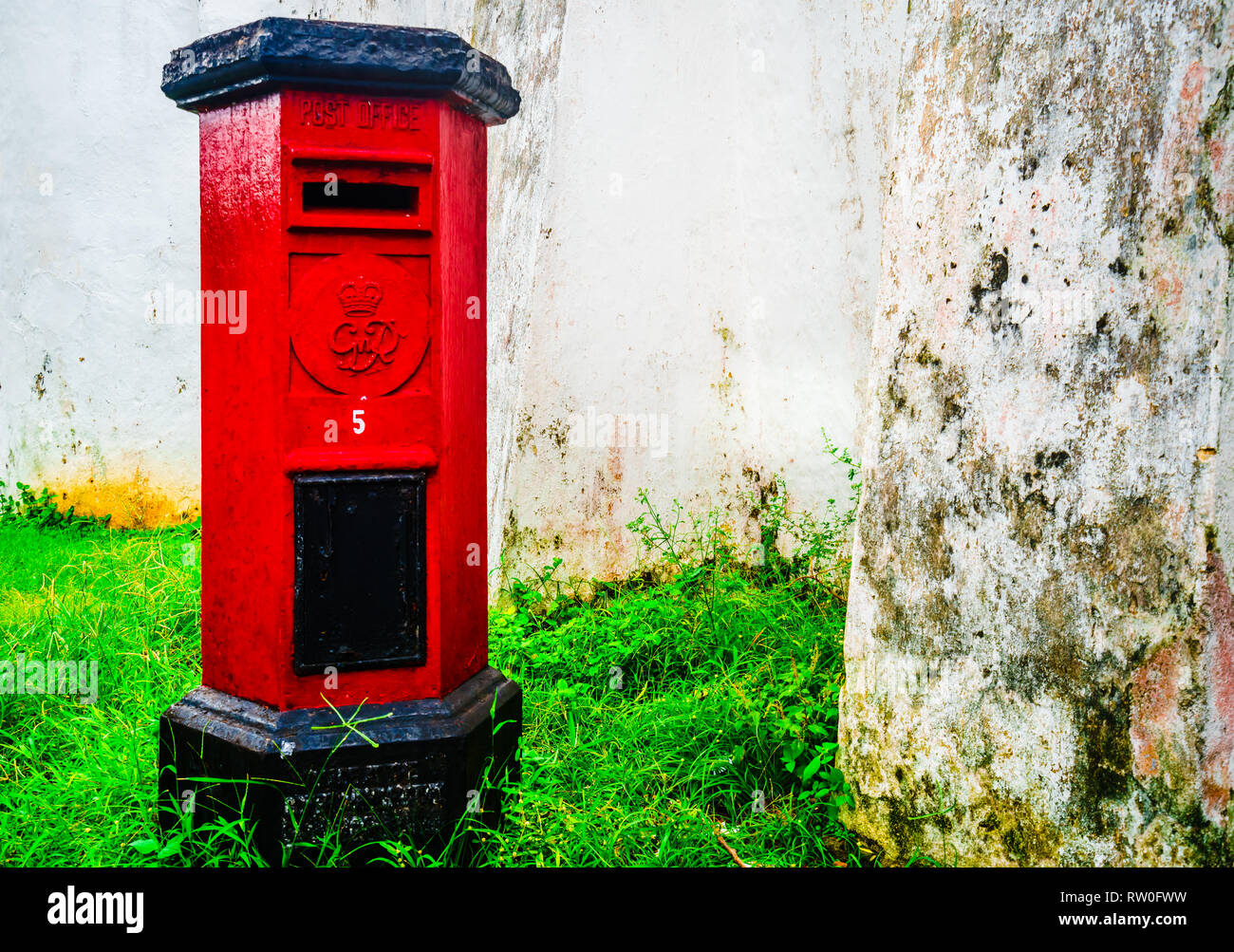 Sri lanka post box hi-res stock photography and images - Alamy