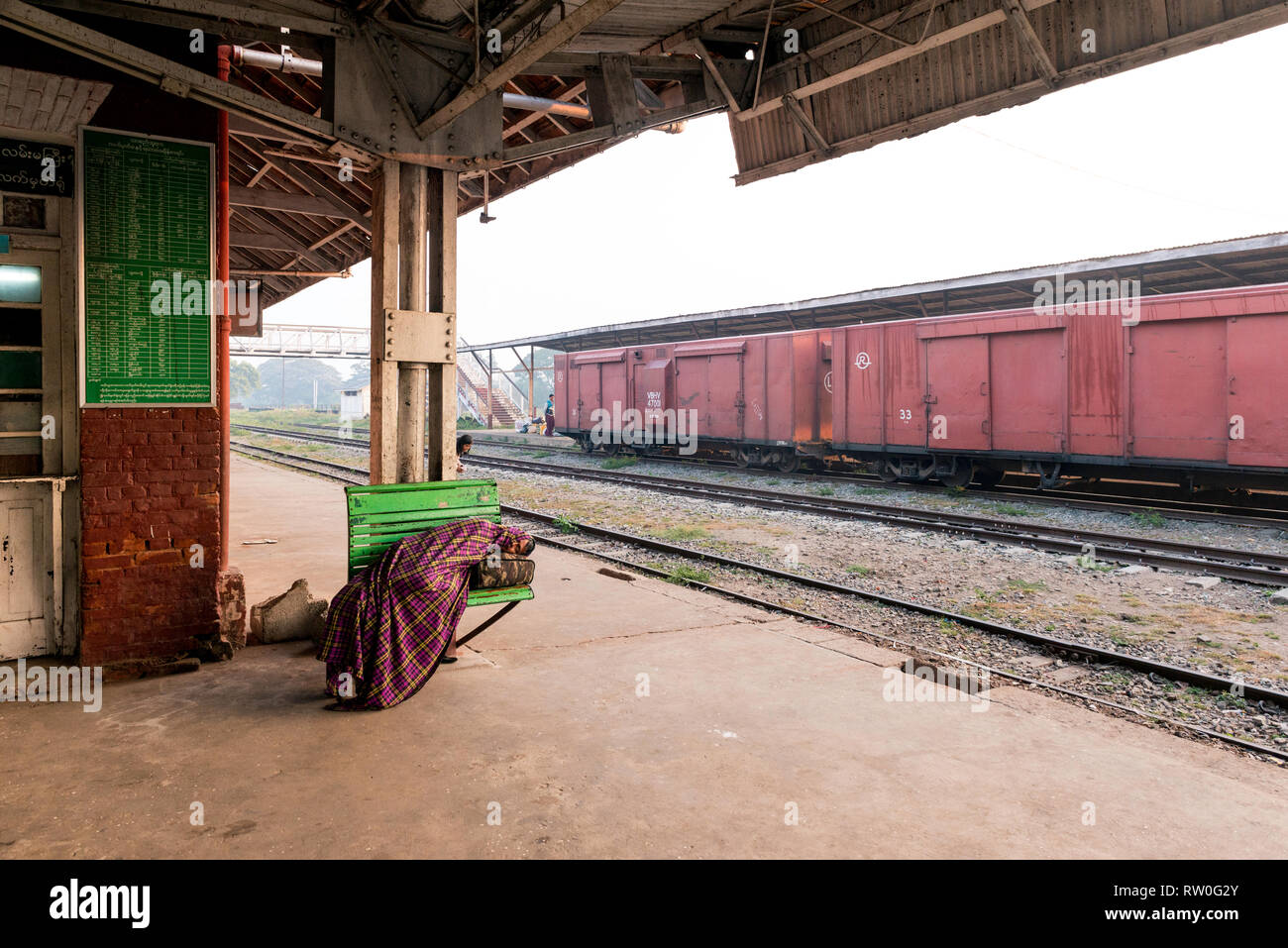 THAZI, MYANMAR - 23 NOVEMBER, 2018: Wide angle picture of burmese ...