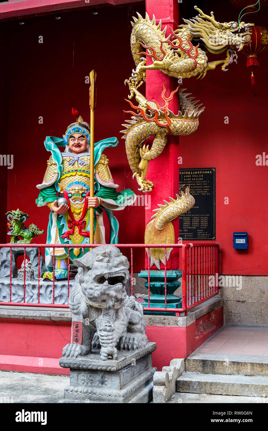 Guan Di (Kuan Ti) Taoist Temple, with Warrior, Lion, and Dragon ...