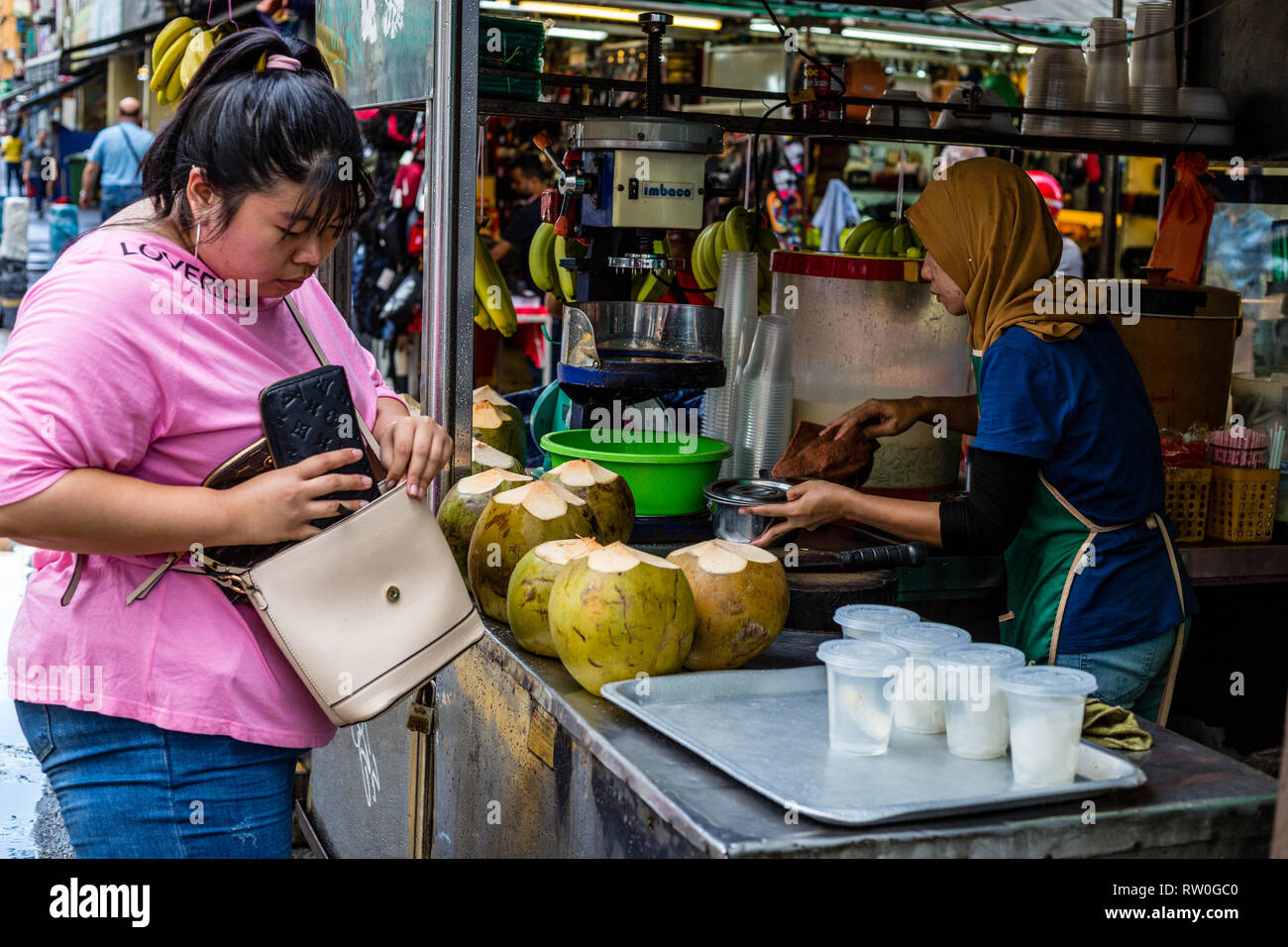 Coconut stand hi-res stock photography and images - Alamy