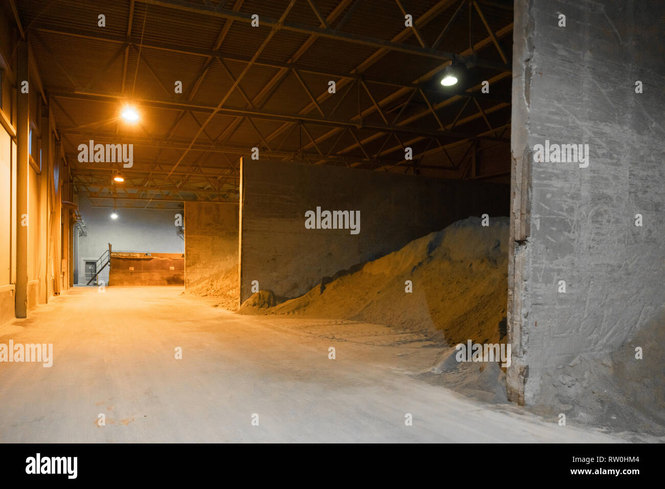 Dark room processing hi-res stock photography and images - Alamy