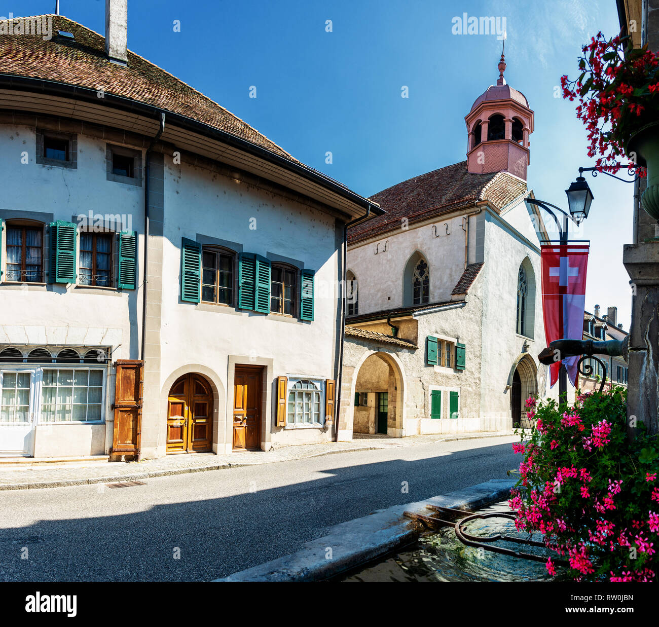 Ancient swiss houses hi-res stock photography and images - Alamy