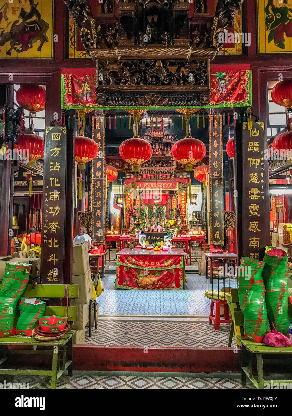Sin Sze Si Ya Taoist Temple Entrance, Chinatown, Kuala Lumpur, Malaysia ...