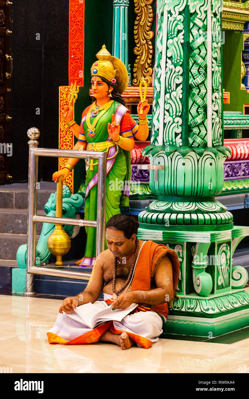 Hinduism temple hi-res stock photography and images - Alamy