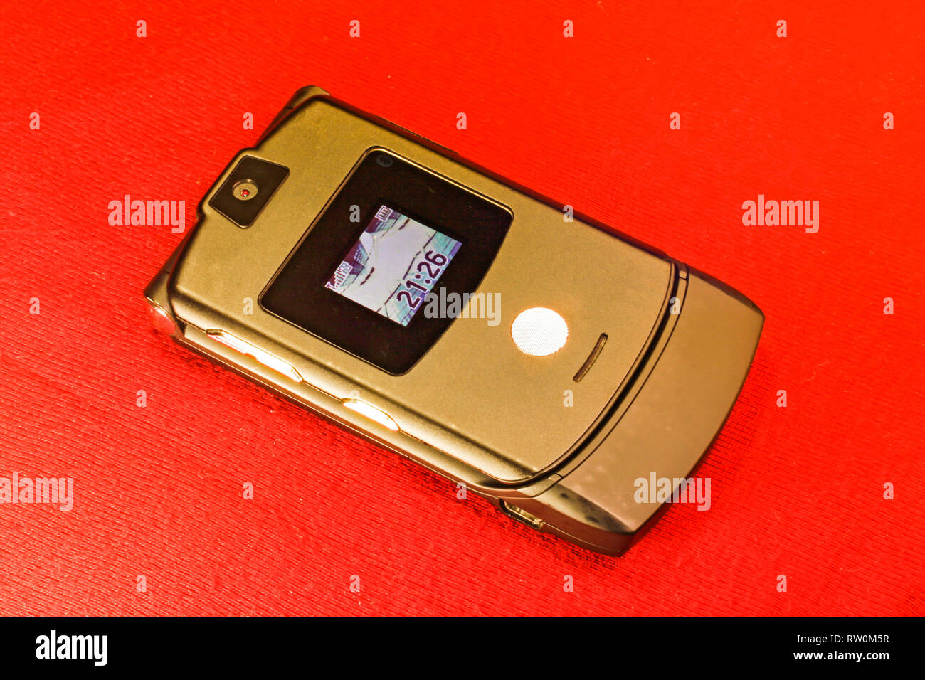 Old motorola mobile phone hi-res stock photography and images - Alamy