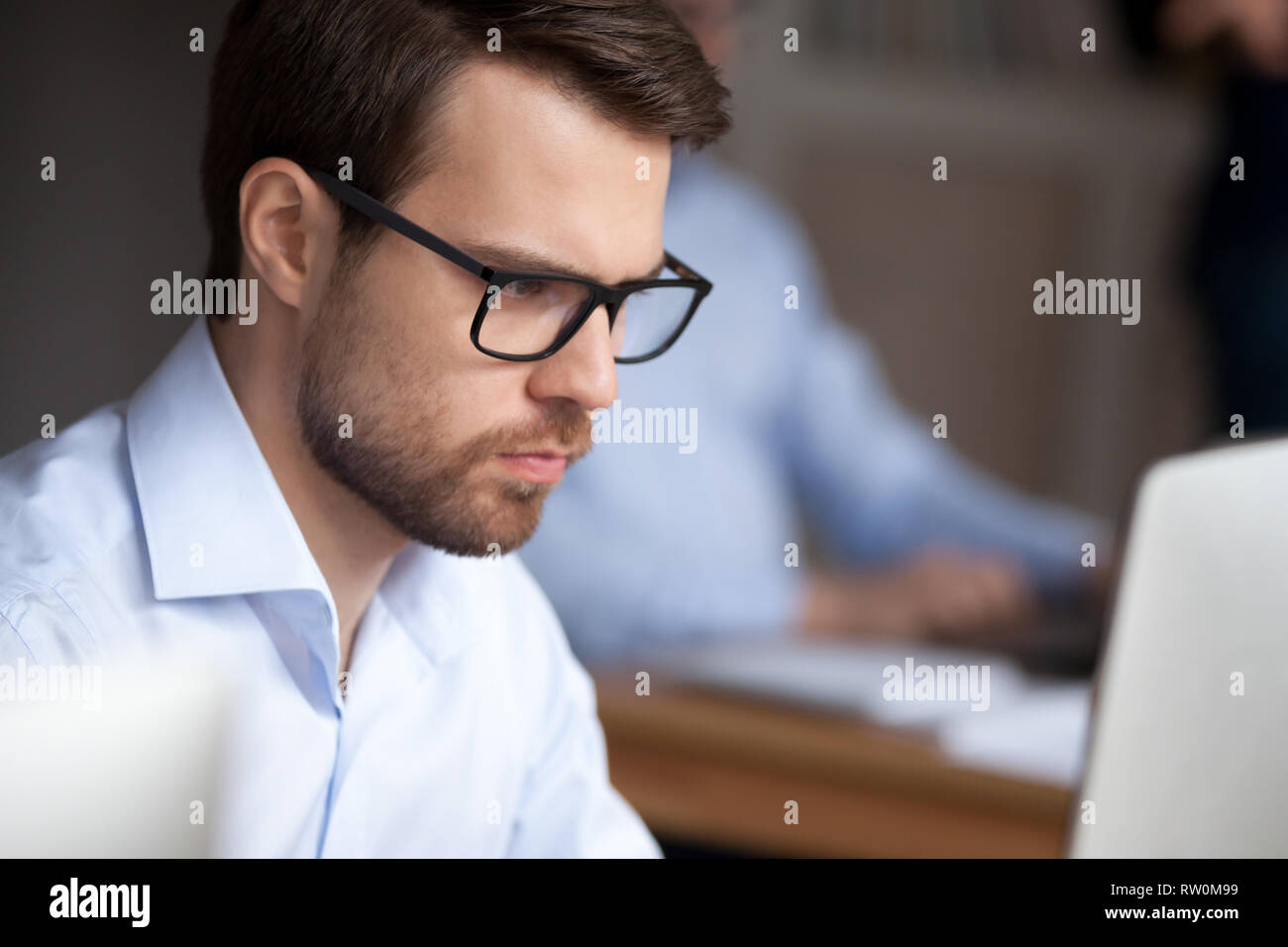 Busy computer screen hi-res stock photography and images - Alamy