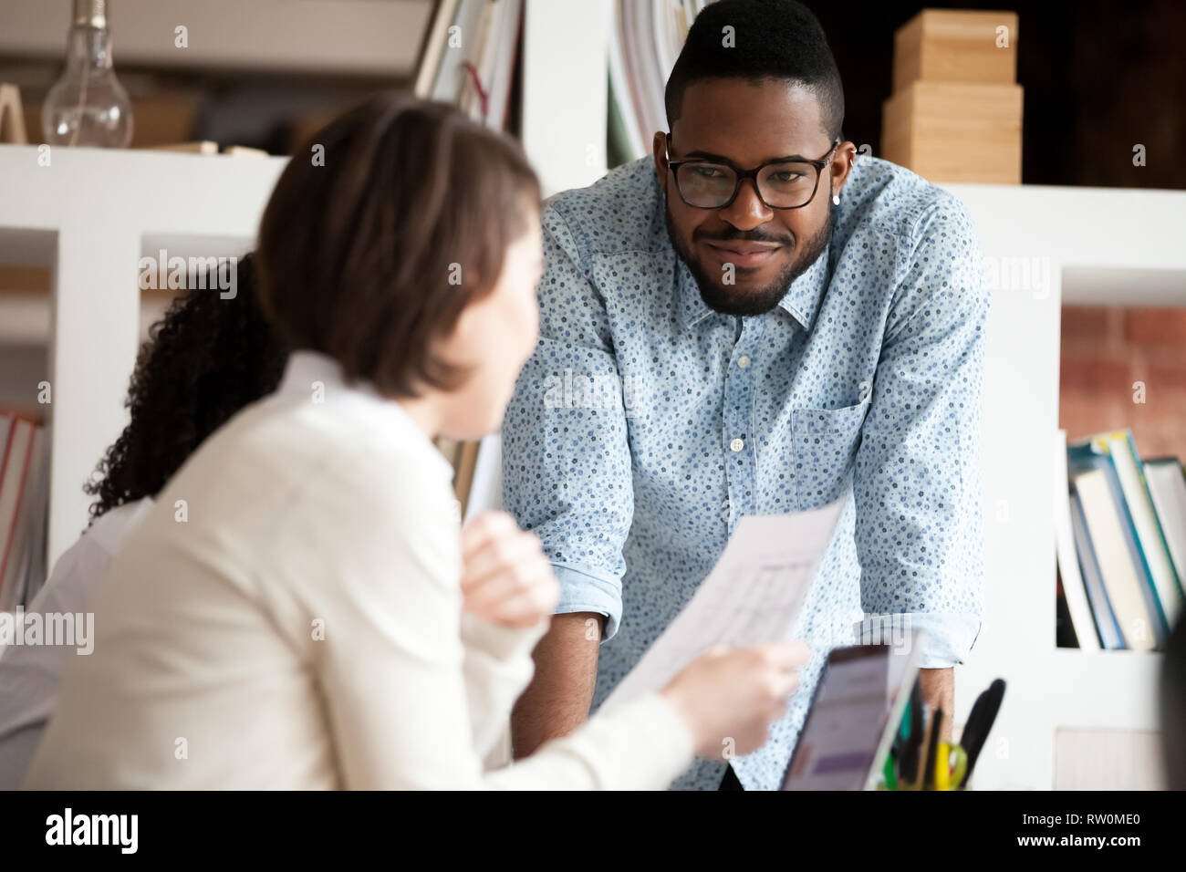 Black team hi-res stock photography and images - Alamy