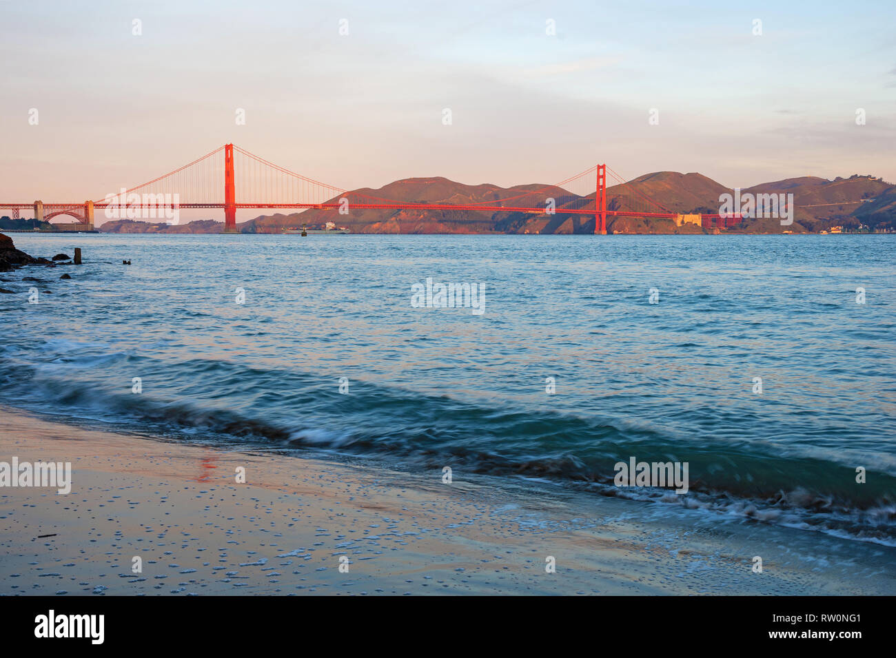 Red bridge san francisco hi-res stock photography and images - Alamy