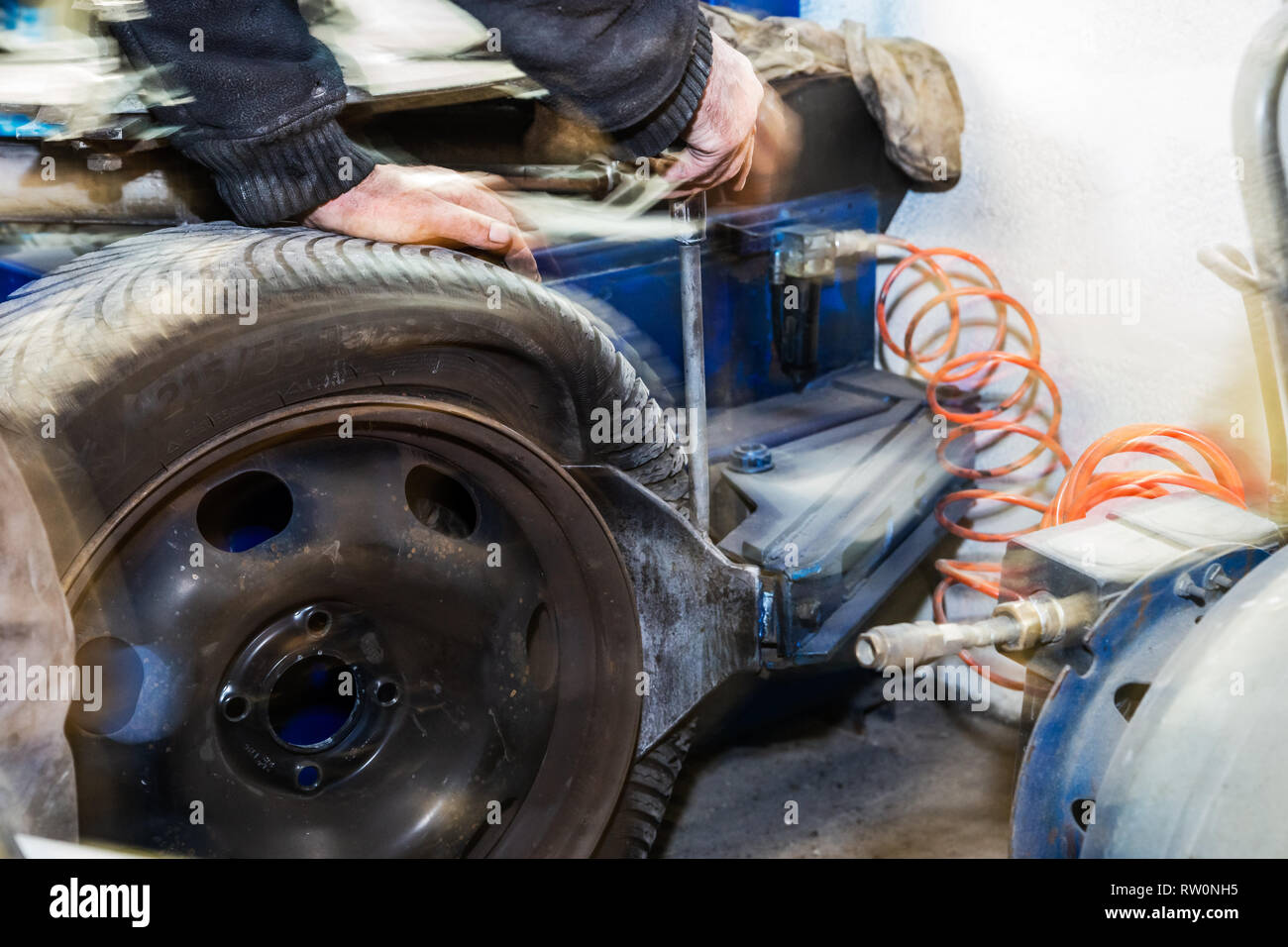 Tire replacement service, fitting with balancing, change to summer ...