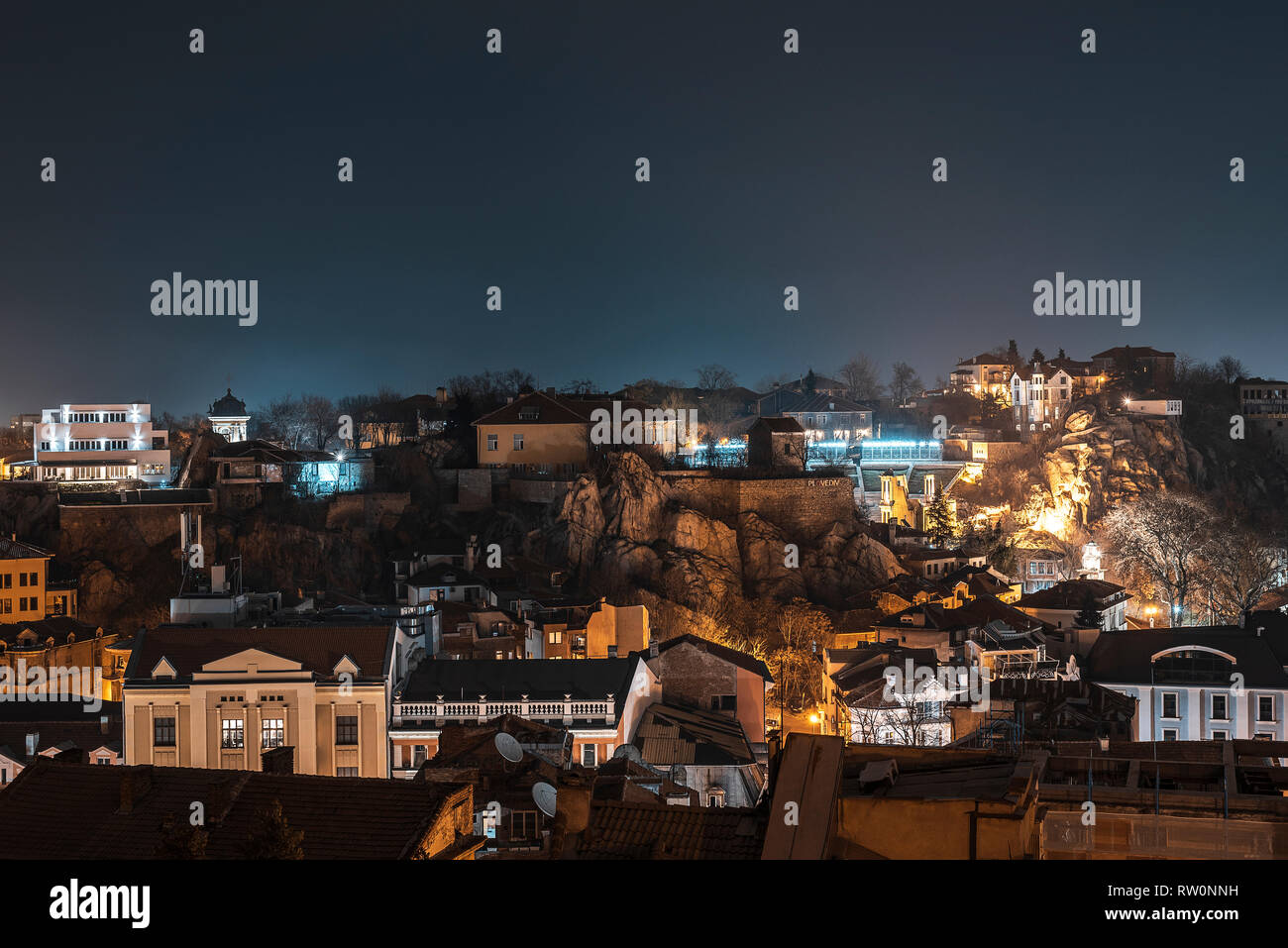 City night view with hills hi-res stock photography and images - Alamy