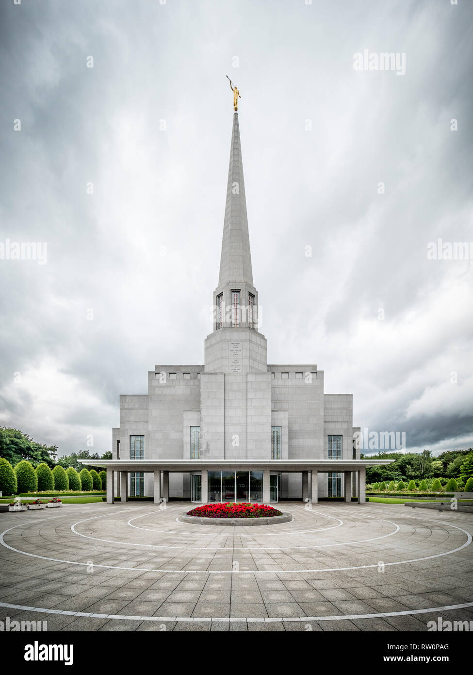 Temple church exterior hi-res stock photography and images - Alamy