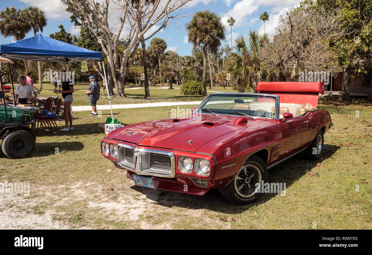 1967 pontiac firebird hi-res stock photography and images - Alamy