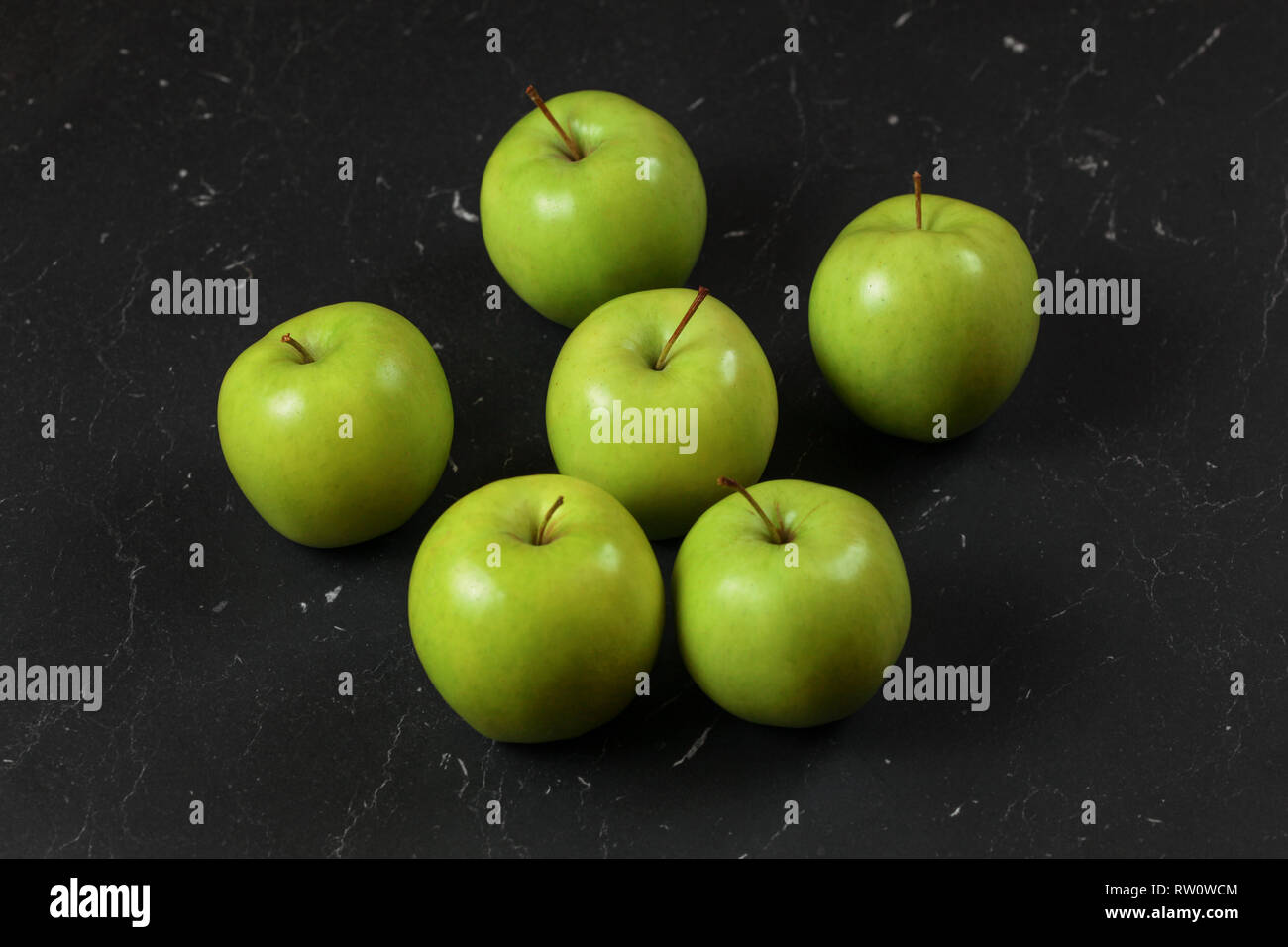 Group six apples hi-res stock photography and images - Alamy