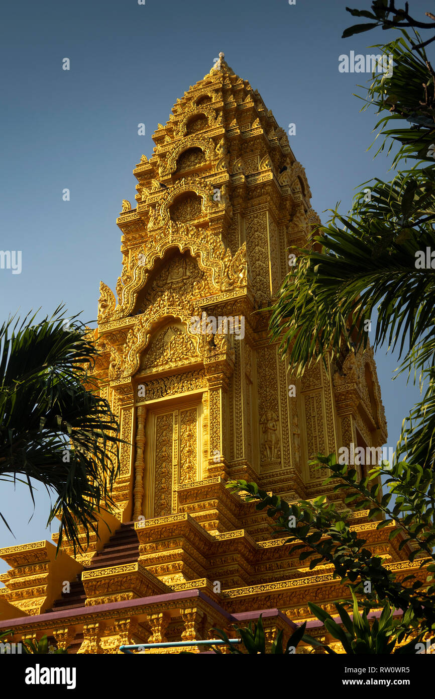 Cambodia, Phnom Penh, City Centre, Wat Ounalom, golden stupa containing ...