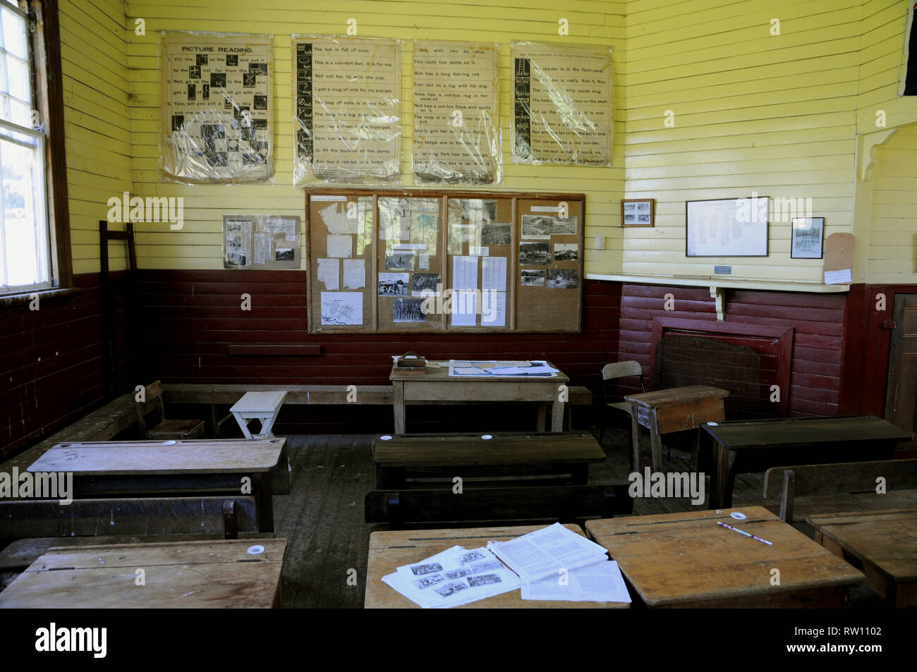 Edwardian school classroom hi-res stock photography and images - Alamy