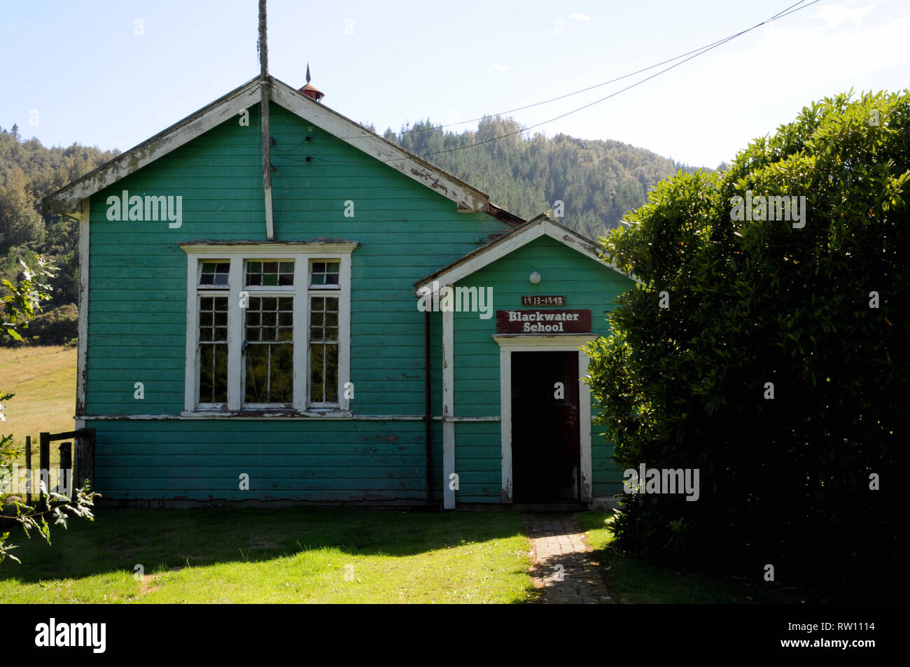 Ikamatua school hi-res stock photography and images - Alamy