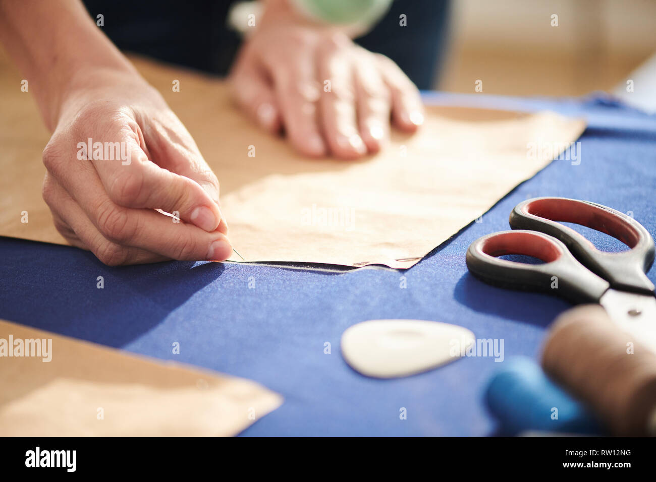 Seamstress shop hi-res stock photography and images - Alamy