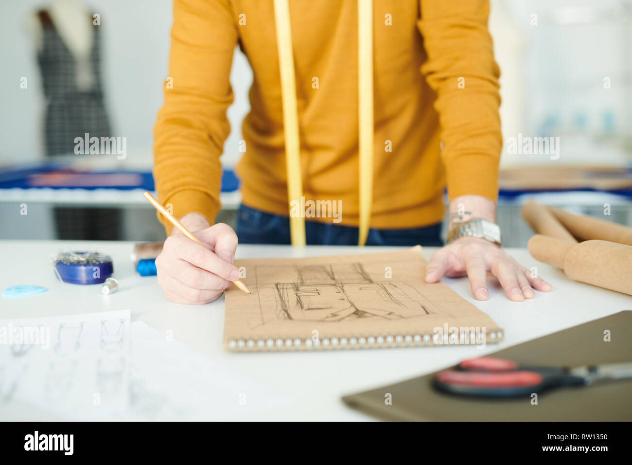 Sketching style hi-res stock photography and images - Alamy