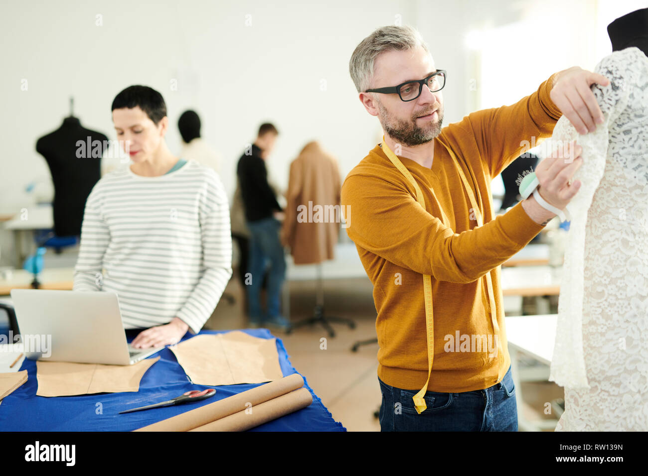 Tailoring shop hi-res stock photography and images - Alamy