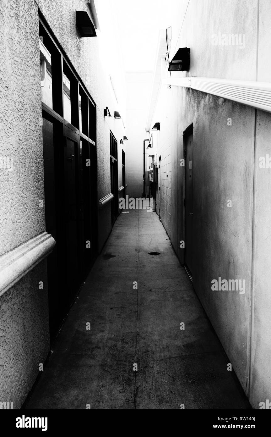 Empty alleyway Black and White Stock Photos & Images - Alamy