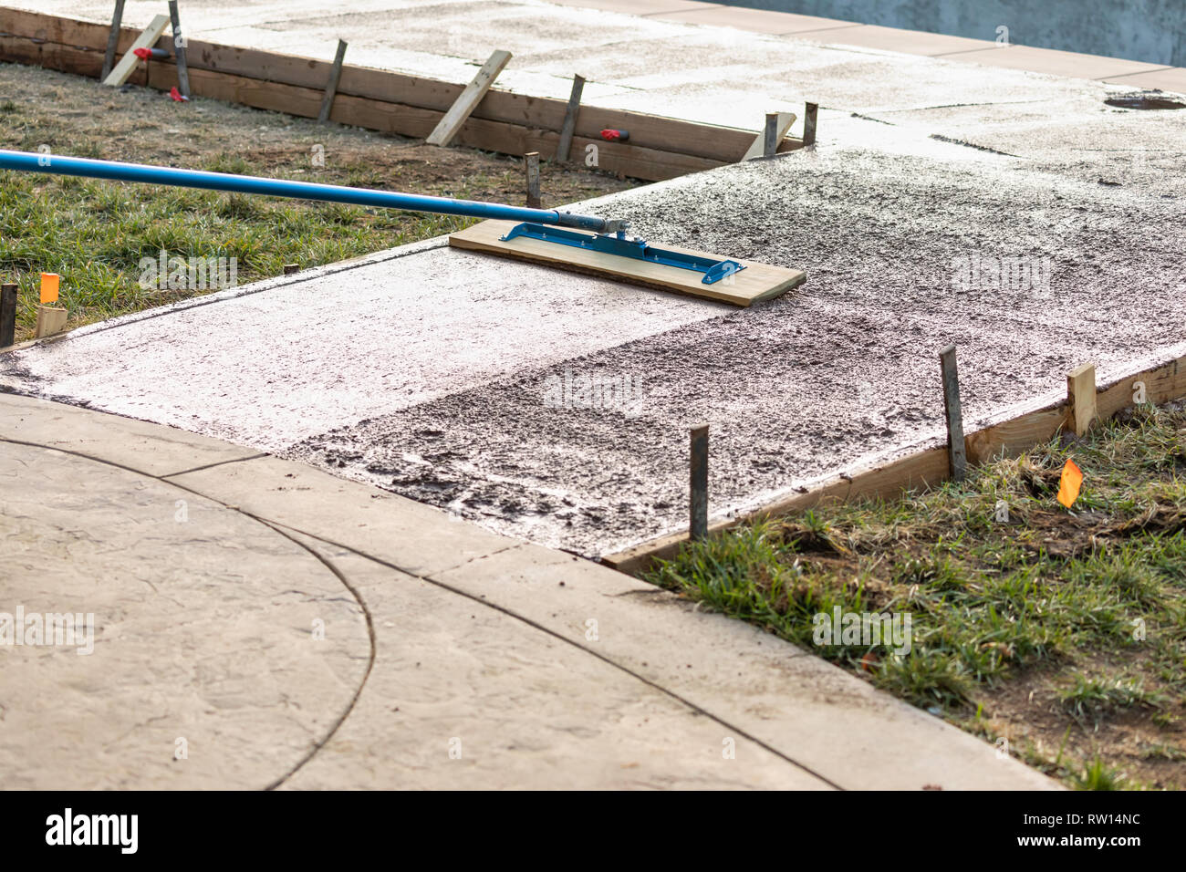 Concrete smoothing tool hi-res stock photography and images - Alamy
