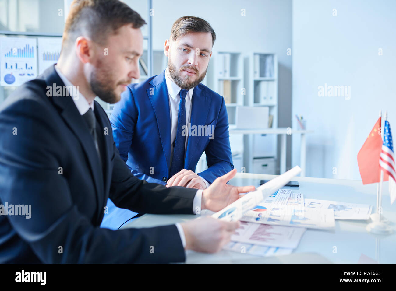 Brokers office hi-res stock photography and images - Alamy
