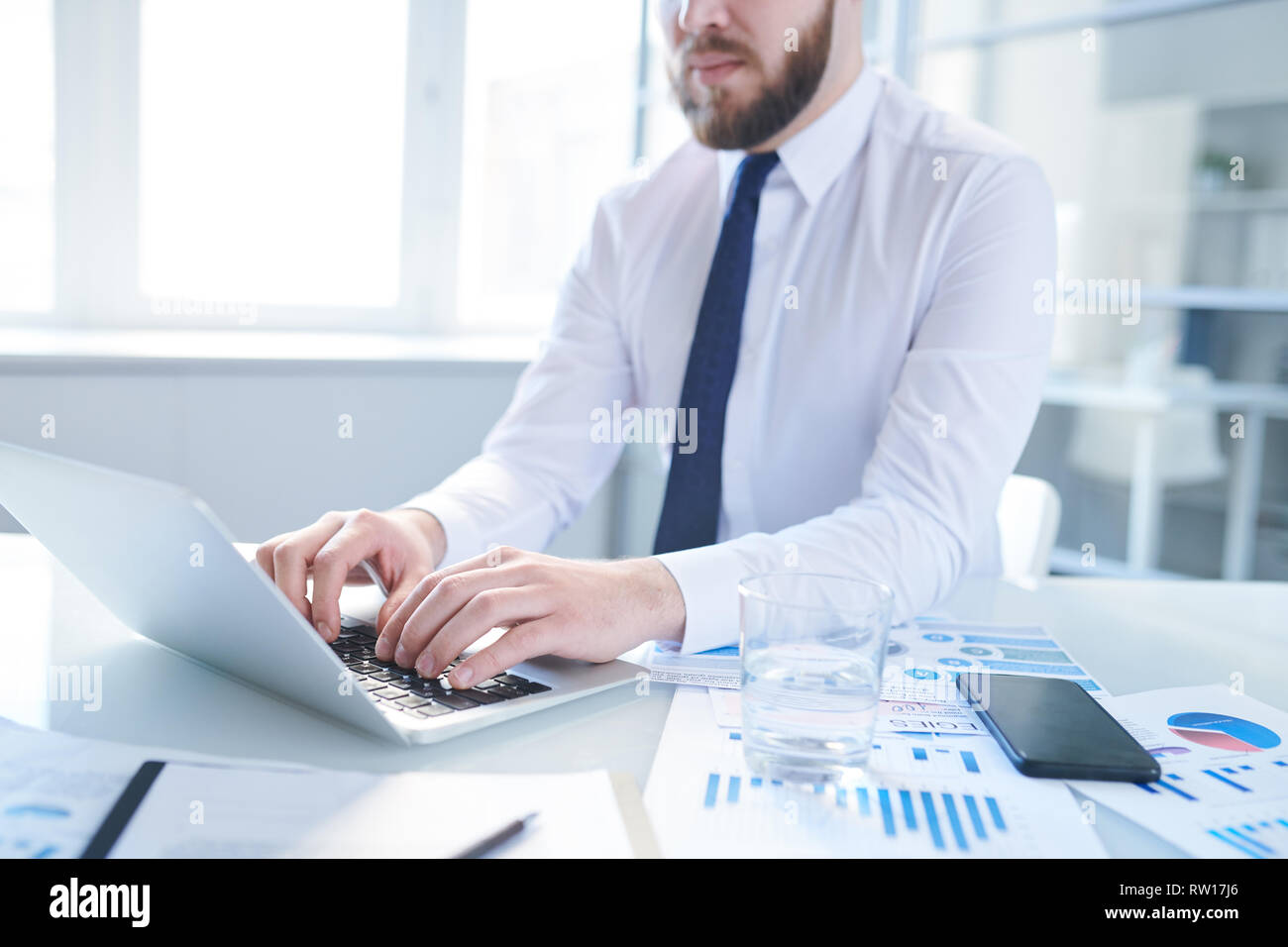 Financier at work Stock Photo - Alamy