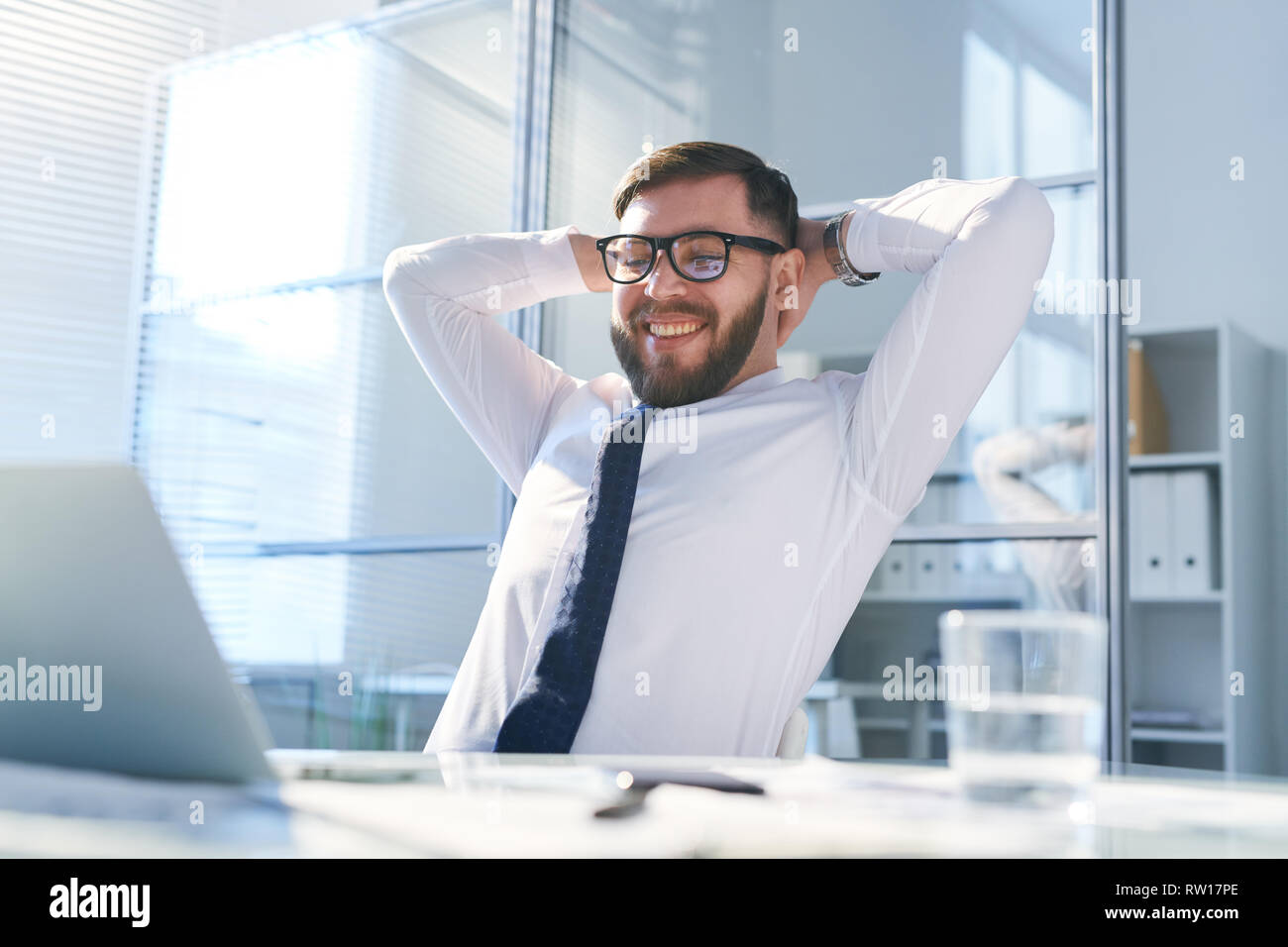 Short workplace hi-res stock photography and images - Alamy