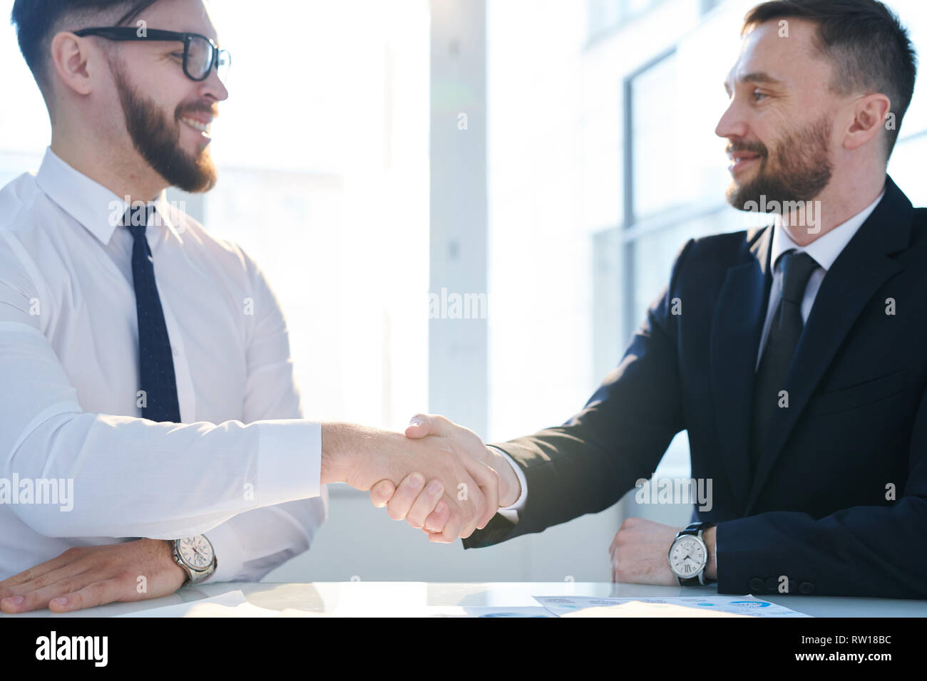 Welcome new colleague hi-res stock photography and images - Alamy