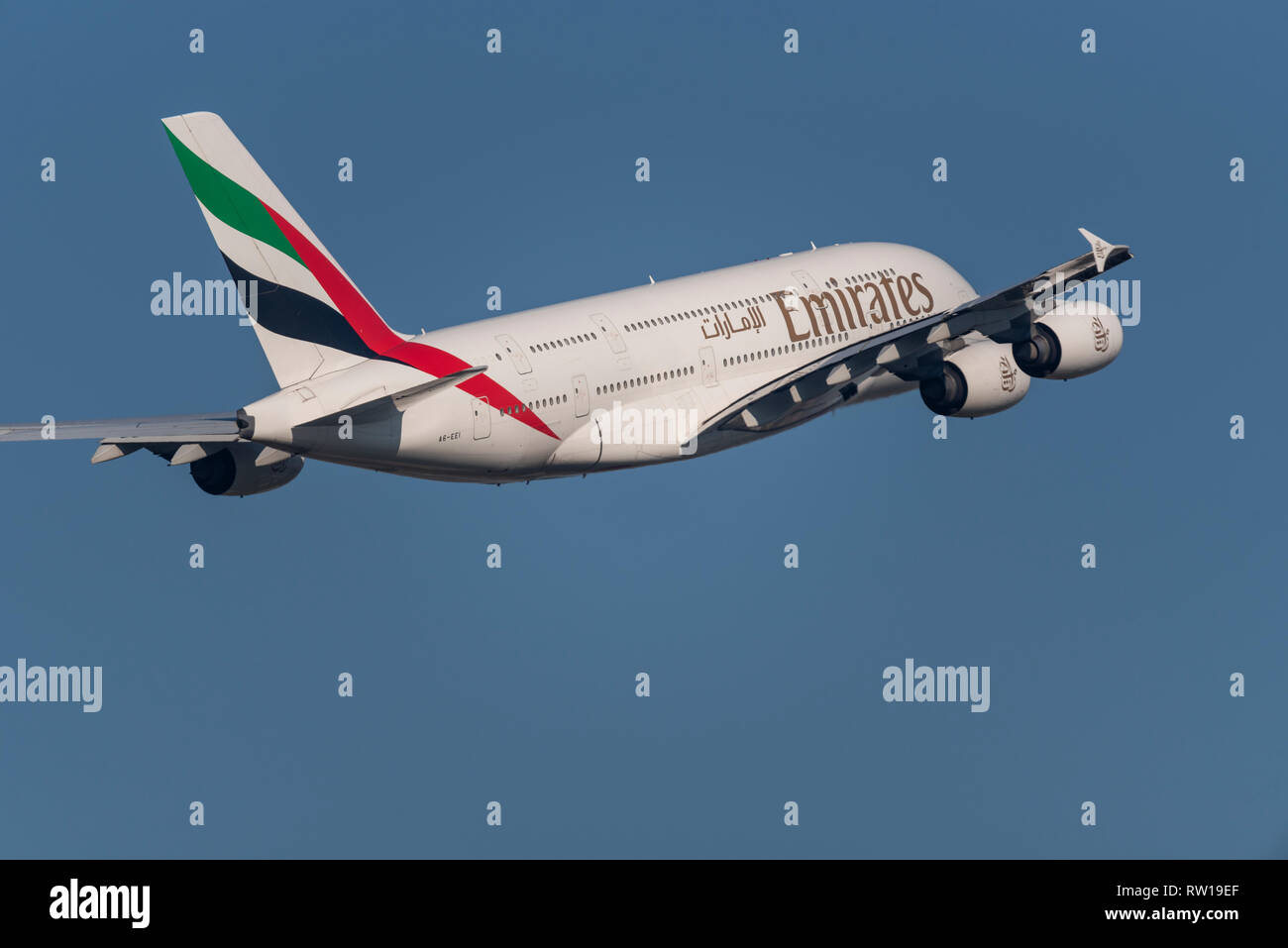 Airbus a380 superjumbo jet hi-res stock photography and images - Alamy