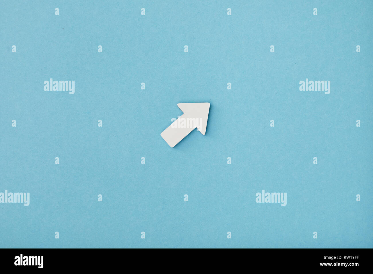 Diagonal arrow hi-res stock photography and images - Alamy
