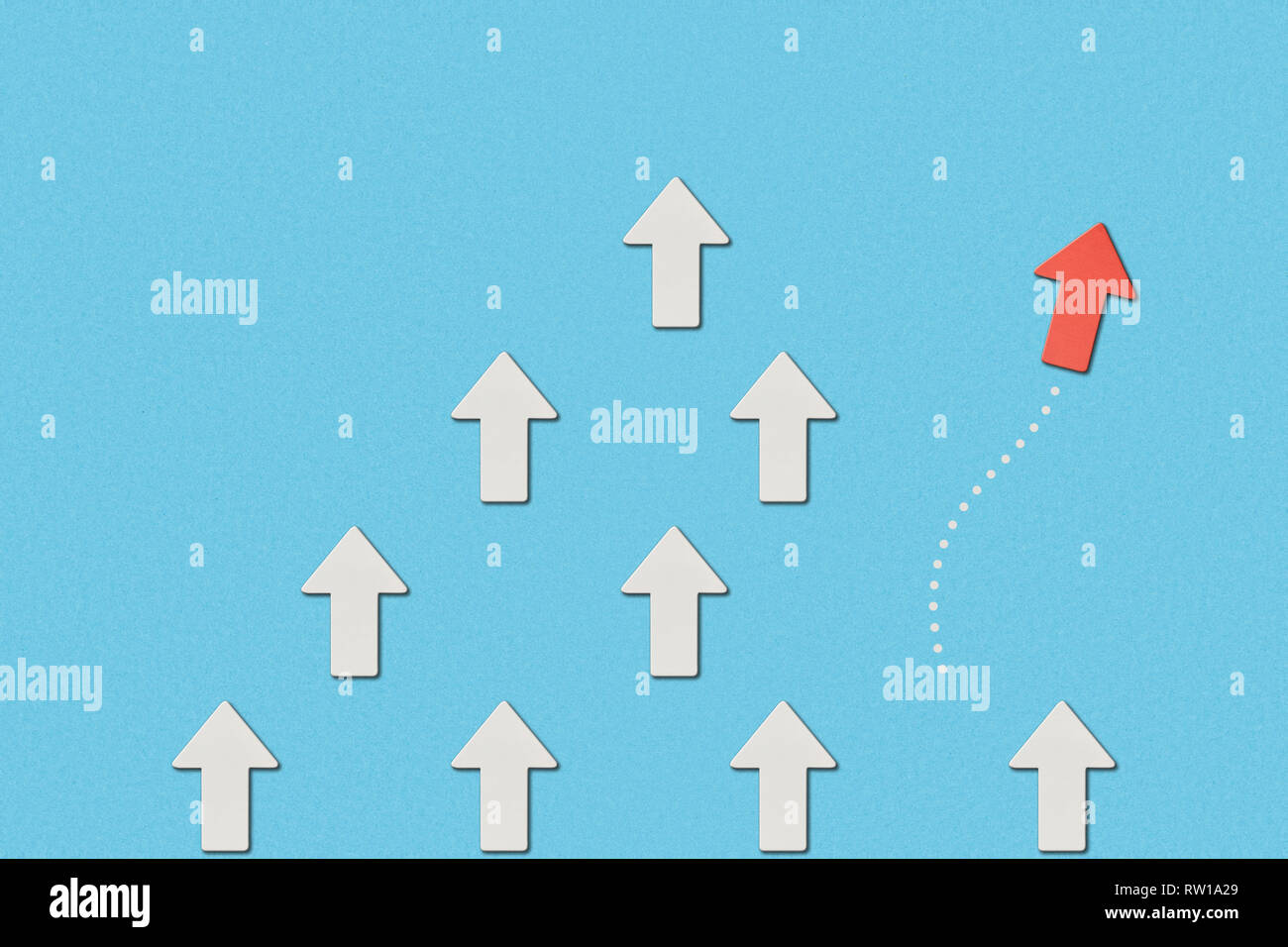 Vertical red arrow hi-res stock photography and images - Alamy