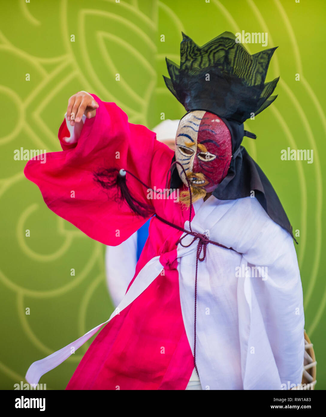 Actor performing the traditinal Korean Maskdance at Andong South Korea ...