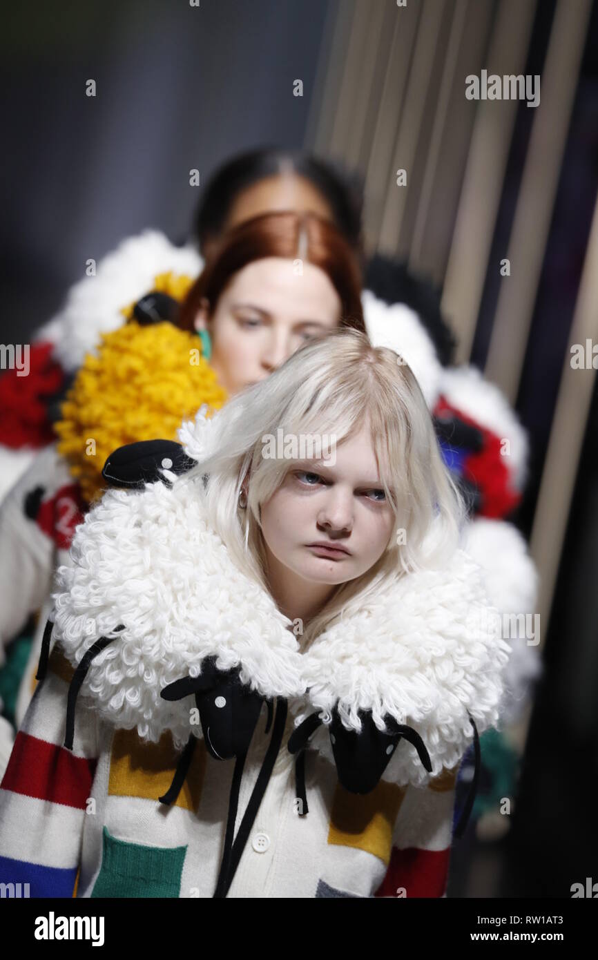 Female close up models fashion hi-res stock photography and images - Alamy