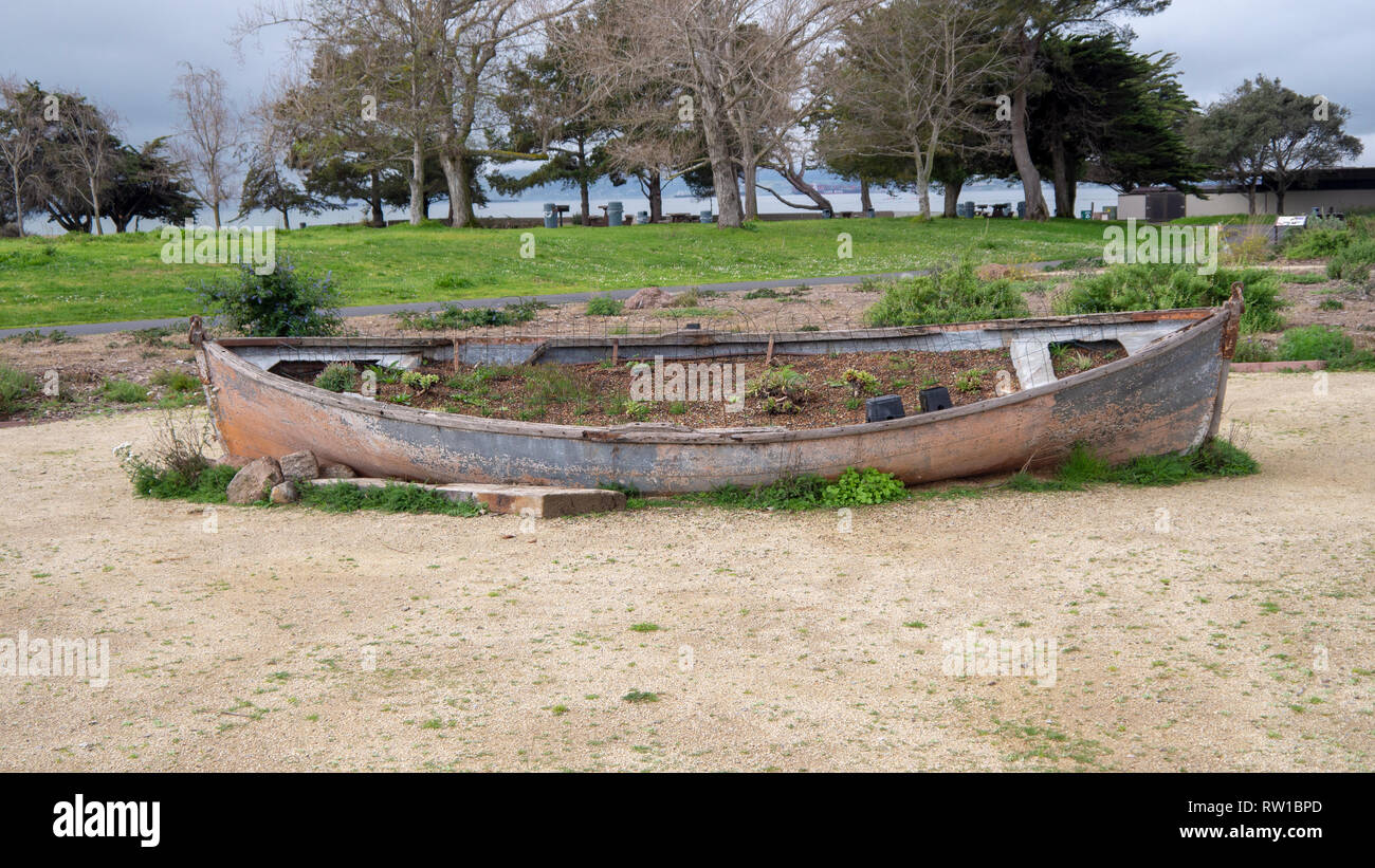 Boat on dry land hi-res stock photography and images - Alamy