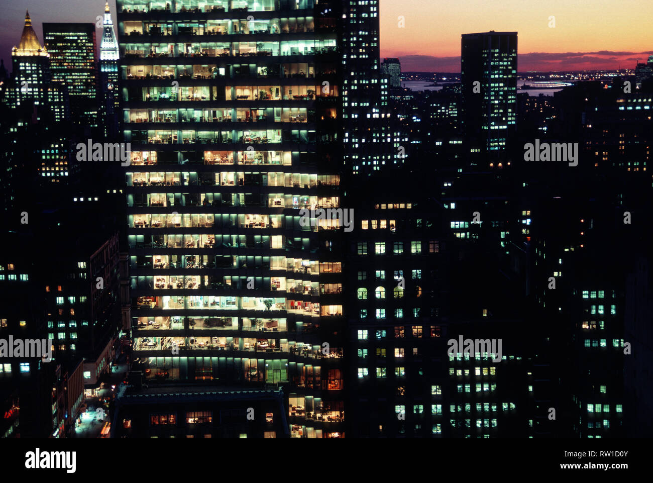 Manhattan skyline 1990 hi-res stock photography and images - Alamy