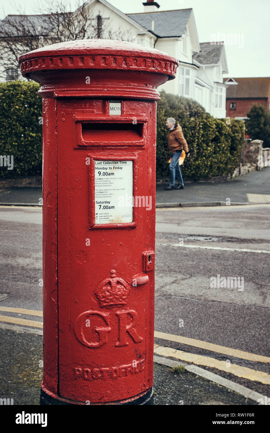 Essex red postbox hi-res stock photography and images - Alamy