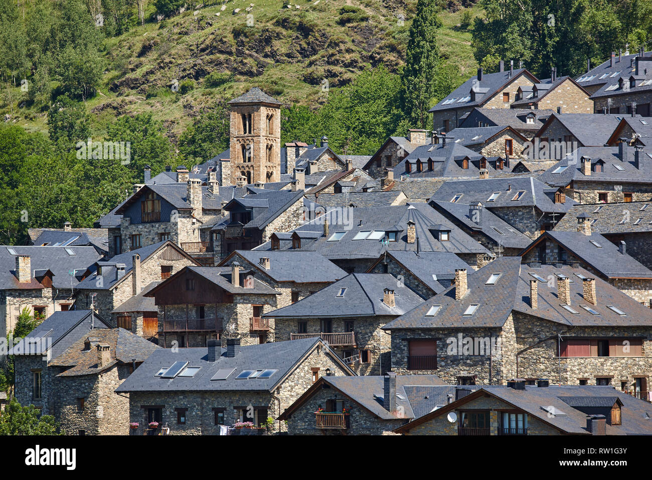Traditional spanish mountain village. Vall de Boi. Catalonia, Spain ...