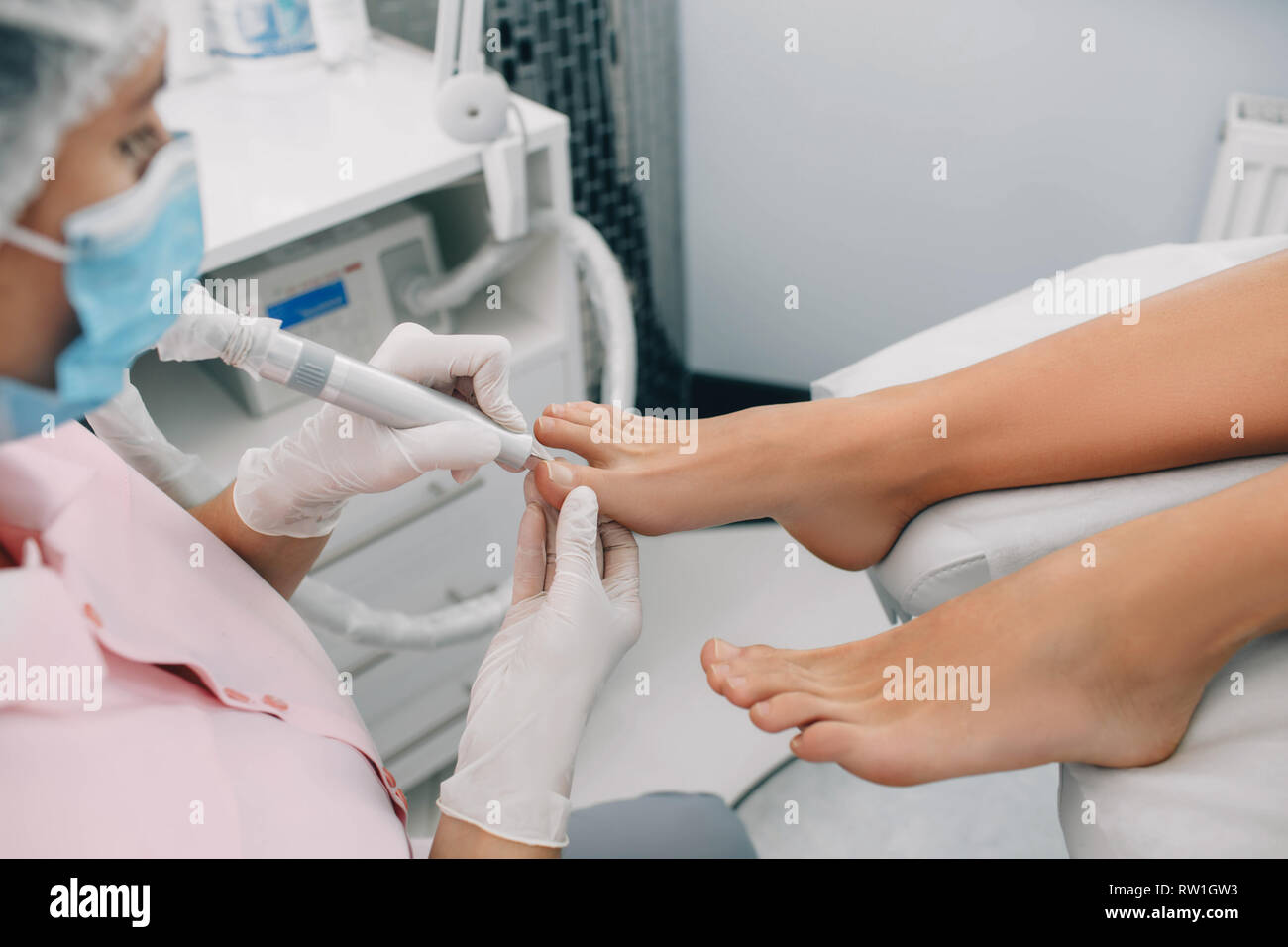 Womens legs hi-res stock photography and images - Alamy