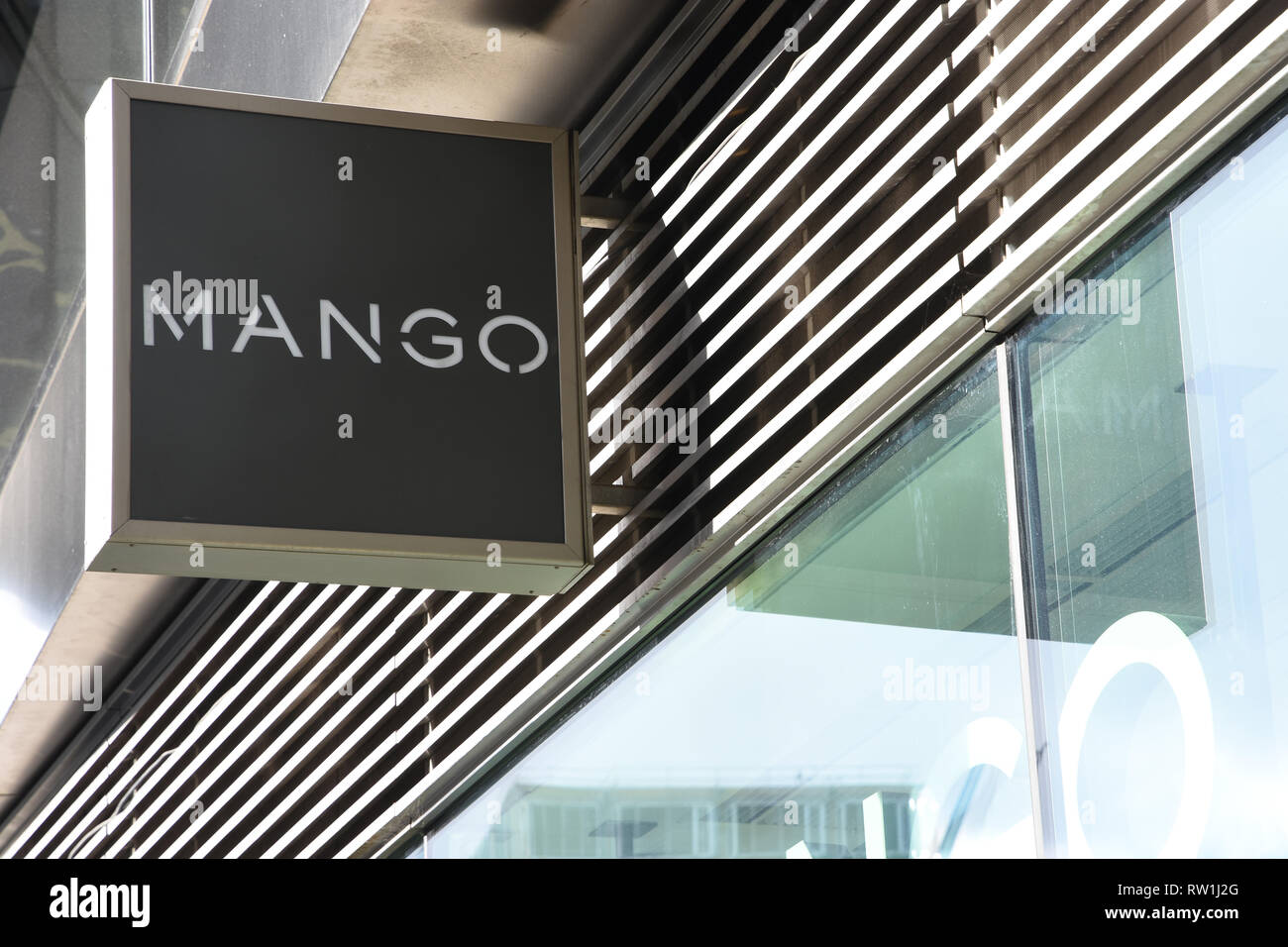 Mango Sign,Victoria Street,Victoria,London.UK Stock Photo - Alamy