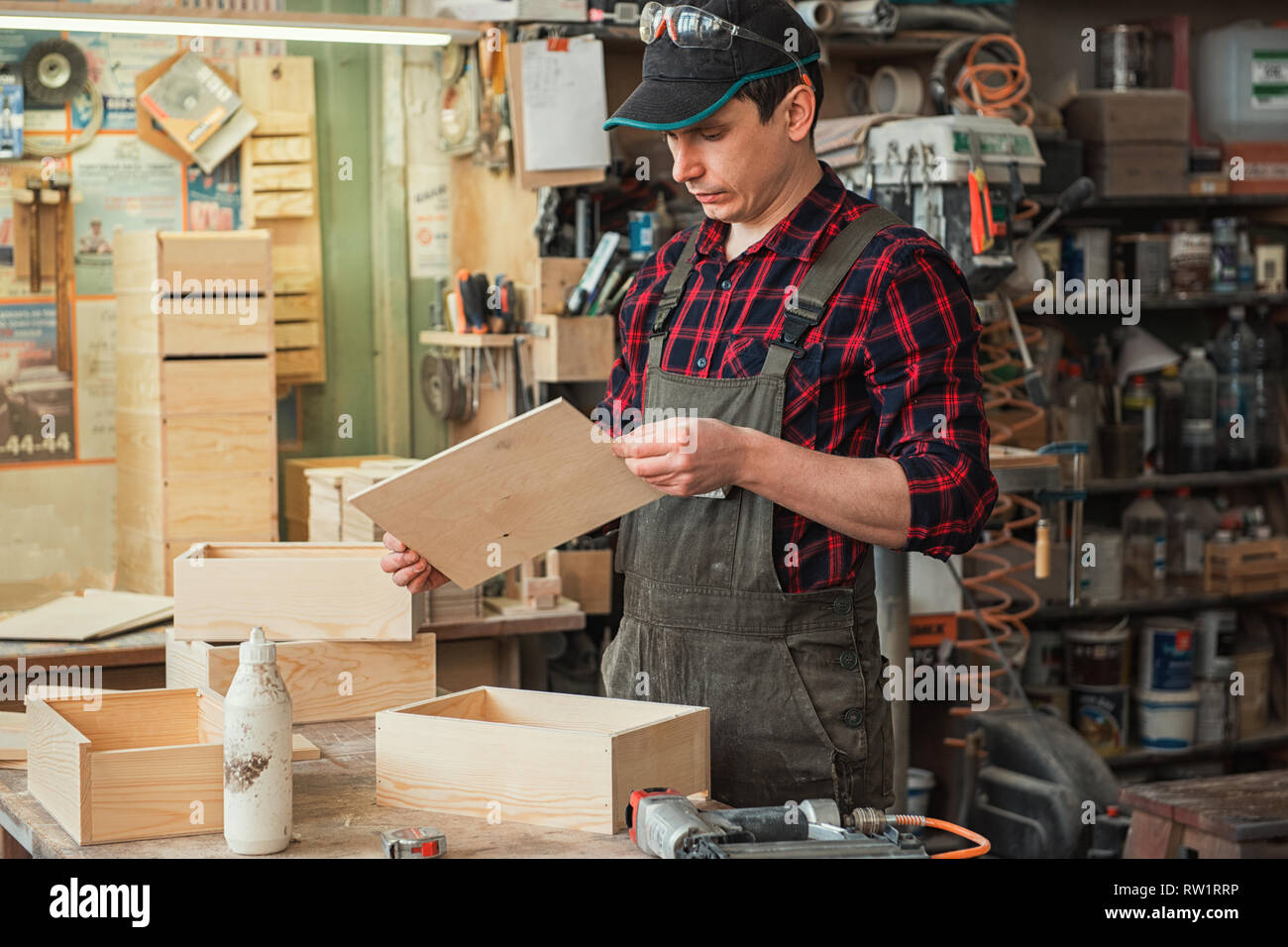 Electric stapler machine hi-res stock photography and images - Alamy