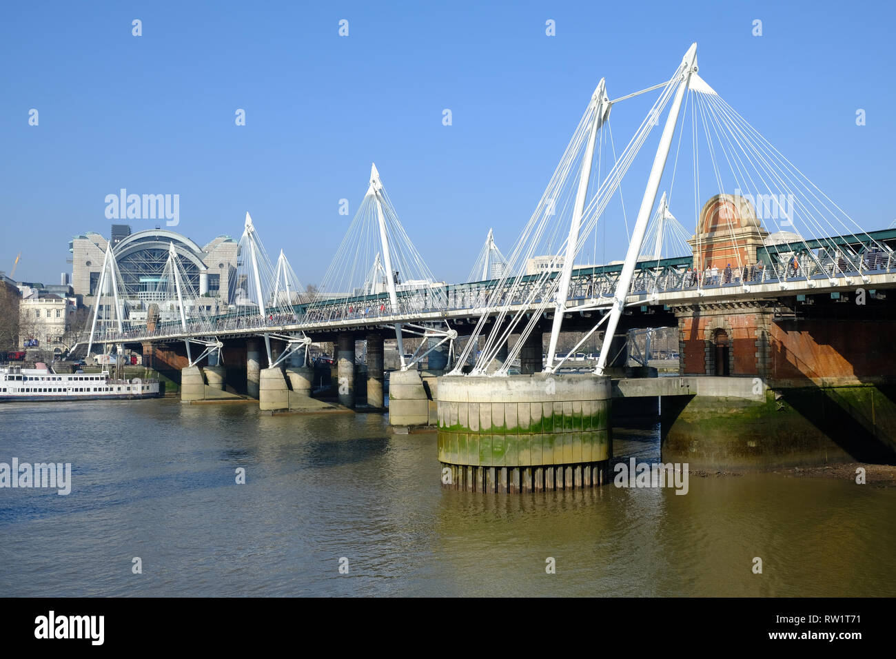 Golden Jubilee Bridge, London Stock Photo - Alamy