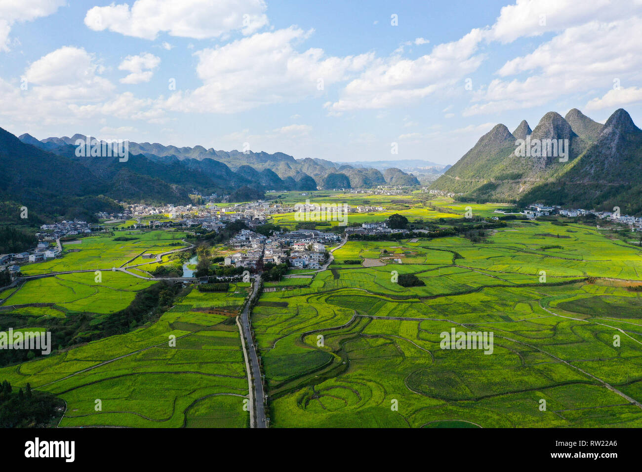 Guizhou xingyi wanfenglin forest of peaks hi-res stock photography and ...