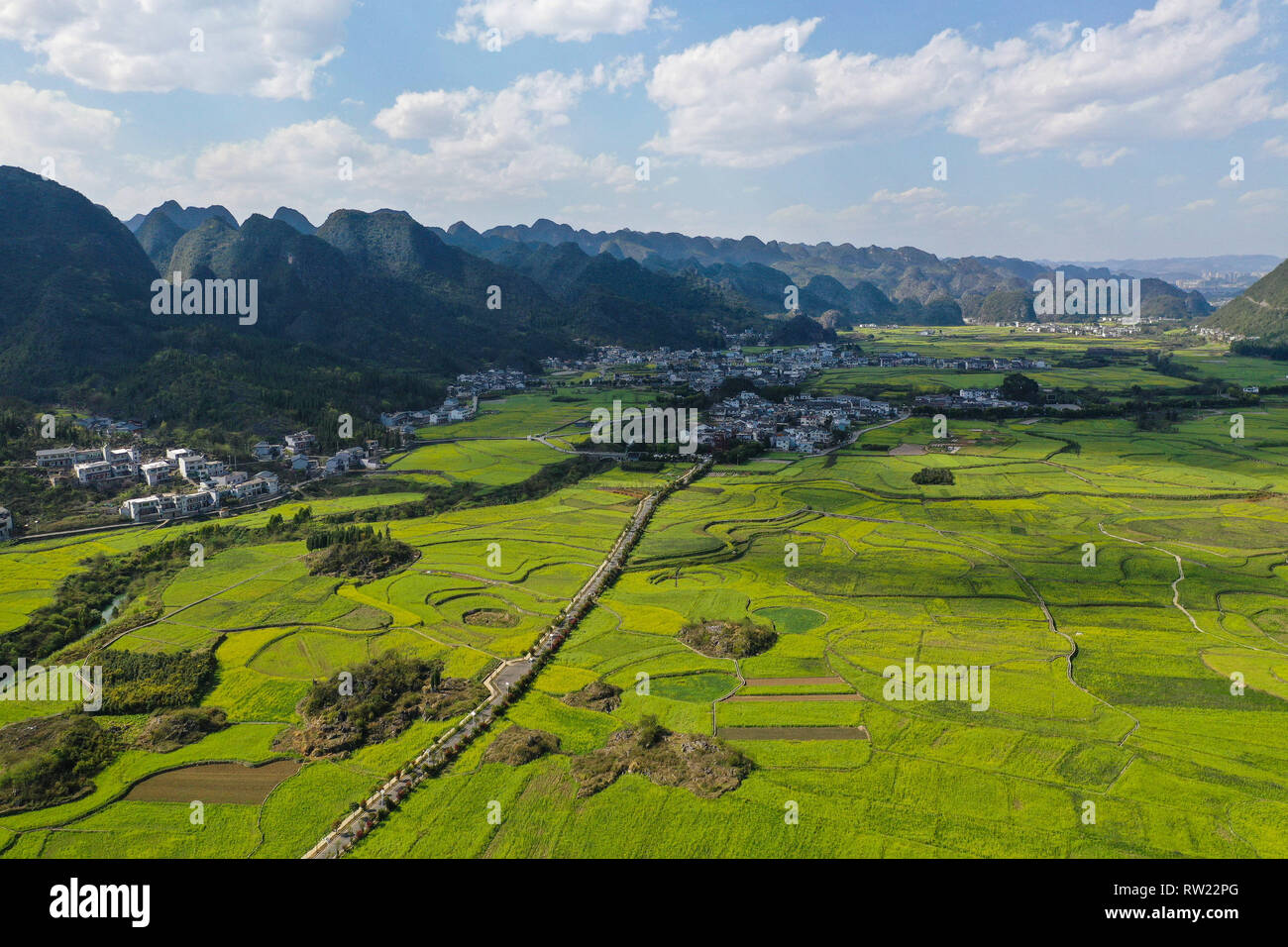 Guizhou xingyi wanfenglin forest of peaks hi-res stock photography and ...