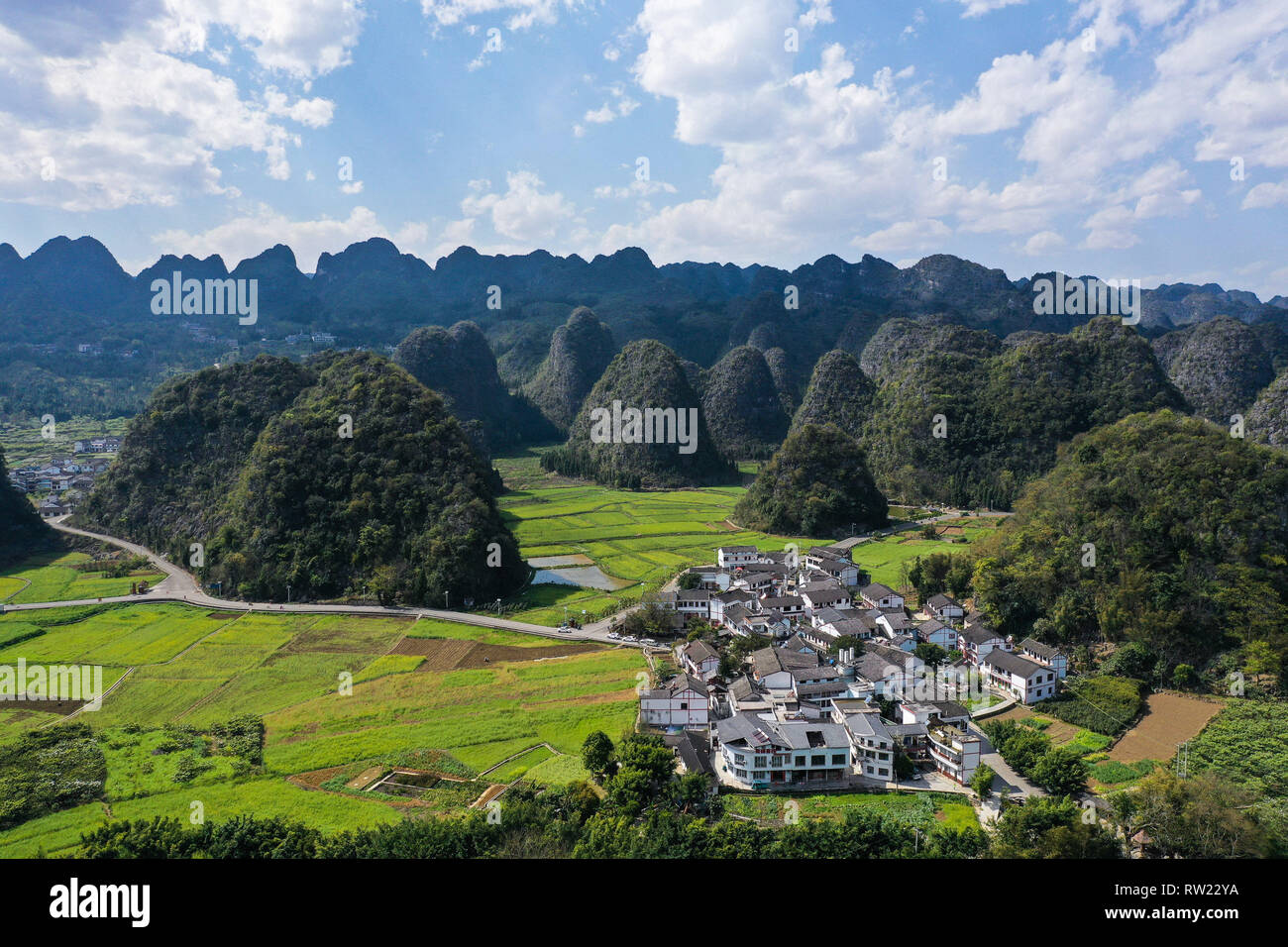 Guizhou xingyi wanfenglin forest of peaks hi-res stock photography and ...