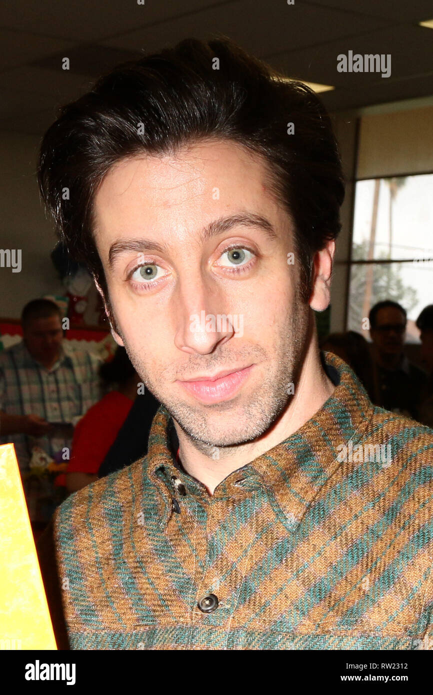 Simon helberg hi-res stock photography and images - Alamy