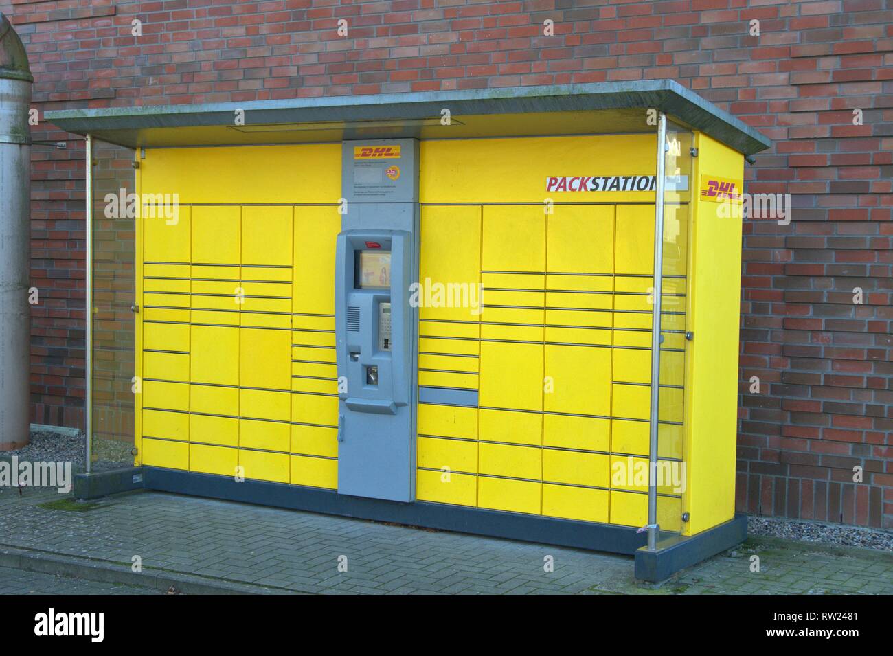 Dhl supply chain hi-res stock photography and images - Alamy