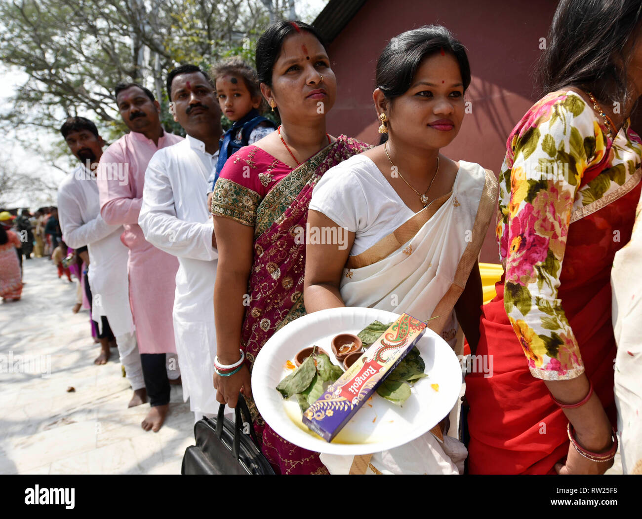 Maha Shivratri. Guwahati, assam, India. March 4, 2019. Devotees throng ...