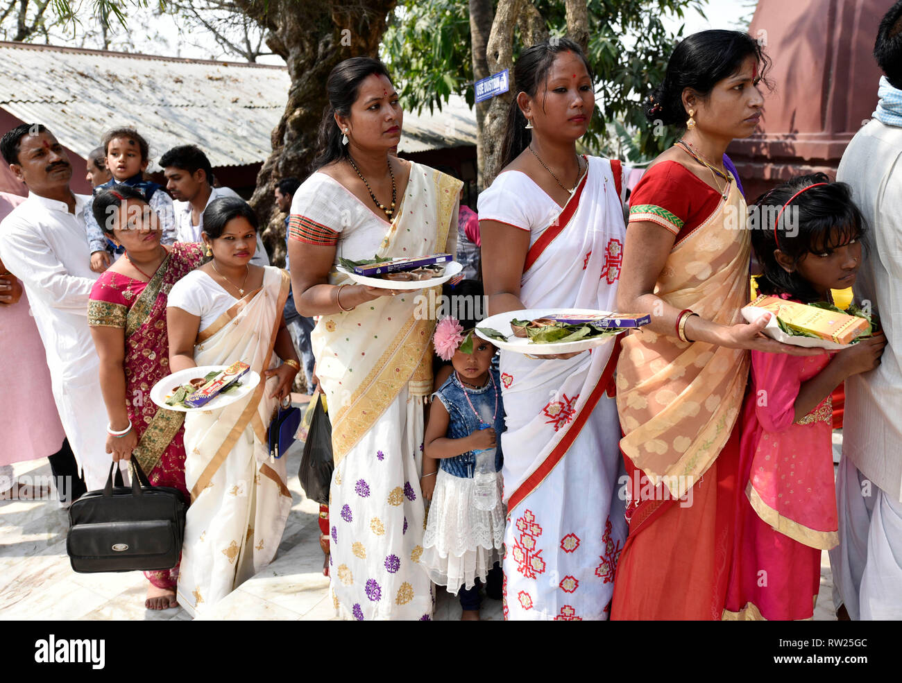 Maha Shivratri. Guwahati, assam, India. March 4, 2019. Devotees throng ...